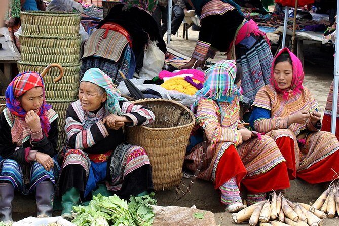 3 days Lao cai - Lung Khau Nhin market - Cao Son - Chay river - Sapa - FAQs