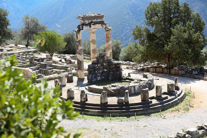 3 Days Private Tour: Delphi & Meteora - Day 2: Mountain Monasteries and Cloud-Piercing Rocks of Meteora