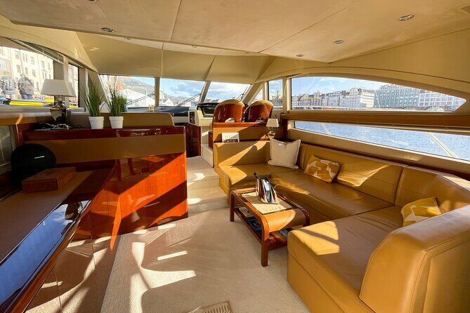 3 h private yacht-cruise around Bergen - Key Points
