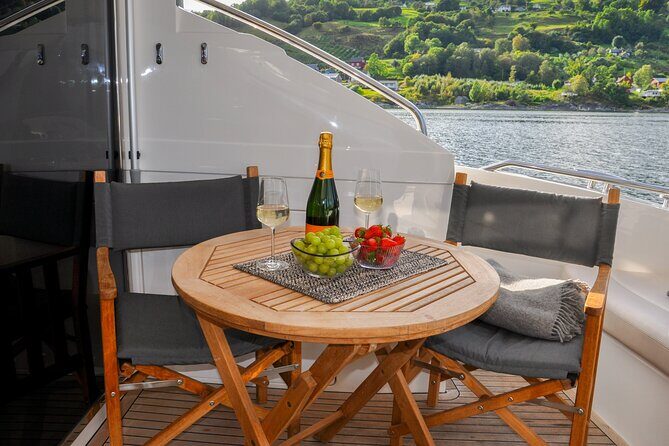 3 h private yacht-cruise around Bergen - Who is this cruise best for?