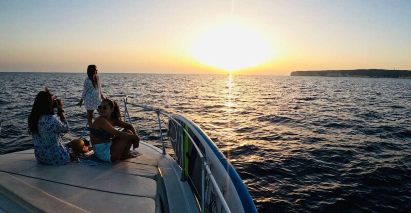 3-hour boat trip at sunset with the sighting Delfini - Setting the Scene: Why Choose a Sunset Boat Trip?