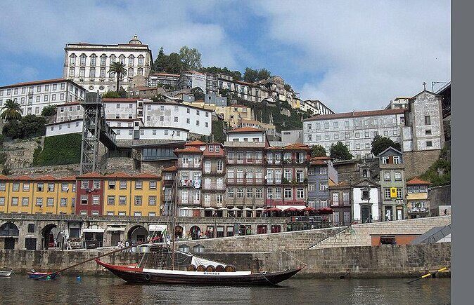 3-Hour Guided Walking Tour of Porto - Key Points