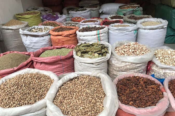 3-Hour Herbal Wholesale TCM Market and a Local Wet Market Tour - Detailed Breakdown of the Itinerary