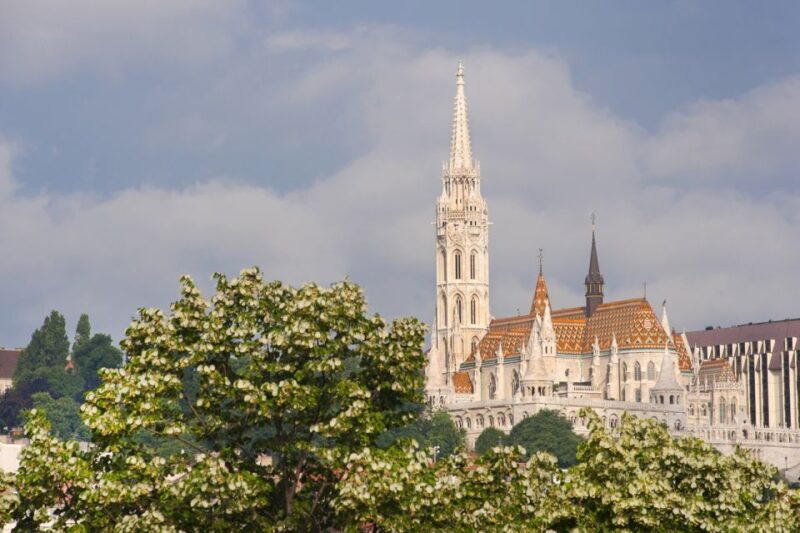 3-Hour Orientation Walking Tour of Buda and Pest - Key Points