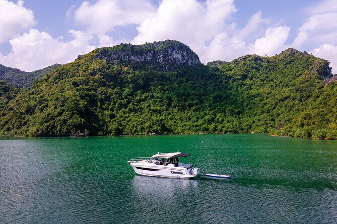 3-Hour Private Yacht Discover the Spectacular of Ha Long Bay - Key Points