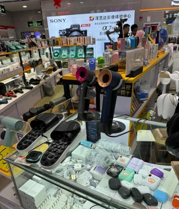 3-Hour Shenzhen Tour: Electronics, Old Street & Border Port - Authentic Insights from Travelers