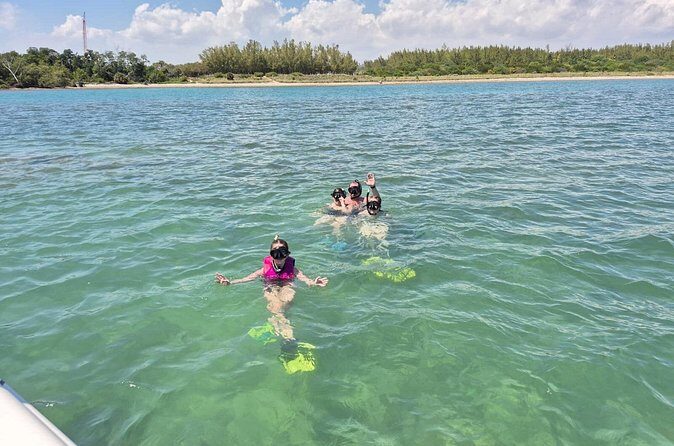 3-Hour Snorkeling Experience on SeaRay Sundeck 26' up to 8 guests - The Sum Up