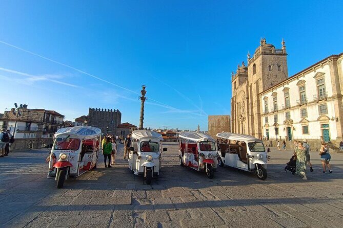 3 Hour Tuk tuk Tour in Porto - Cais de Gaia and Luis I Bridge