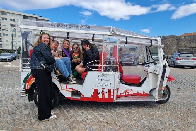 3 Hour Tuk tuk Tour in Porto - City Squares and Streets