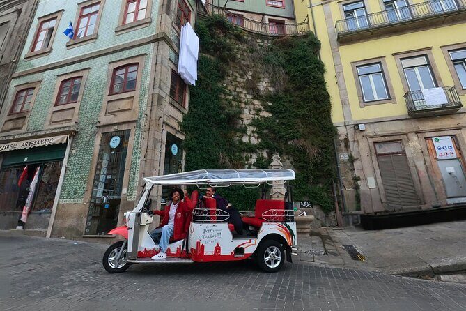3 Hour Tuk tuk Tour in Porto - Parks with Panoramic Views