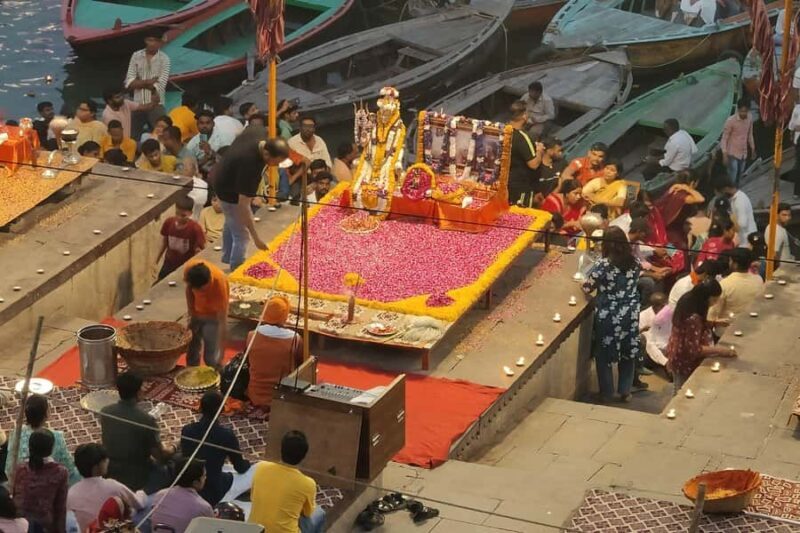 3-Hour Varanasi Tour: Ganga Aarti, Boat Ride & Manikarnika - Setting out on a 3-Hour Journey through Varanasi’s Spirit