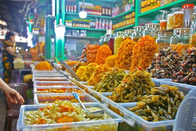 3 Hours Cycling Street Food Night Ride in Ho Chi Minh City - Key Points