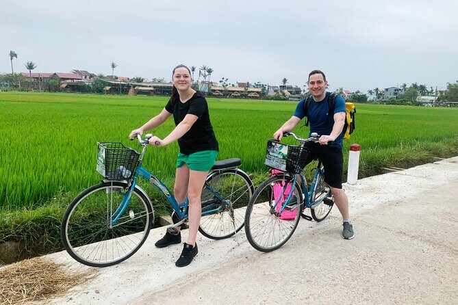 3 Hours Hoi An Countryside Bicycle Tour - Stop 1: Tra Que Vegetable Village