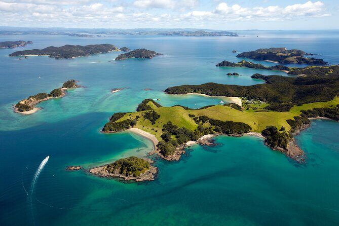 3 Hours // Hole in the Rock Cruise & Bay of Islands Tour - Why This Tour Stands Out