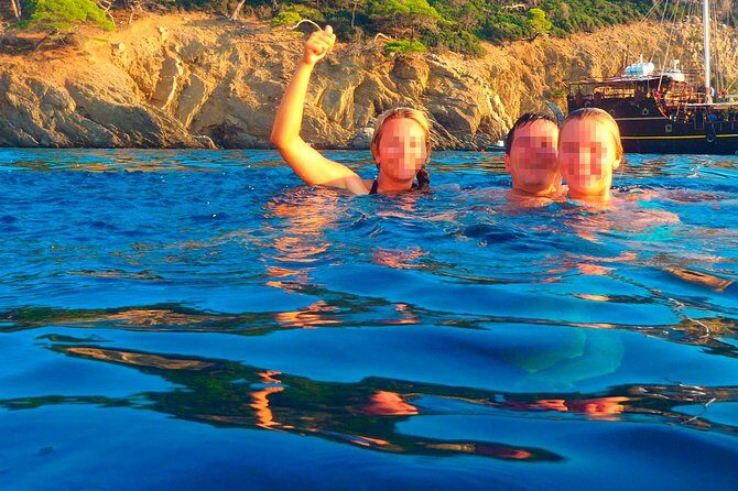 3 hours Kassandra Sunset sailing yacht tour - Key Points