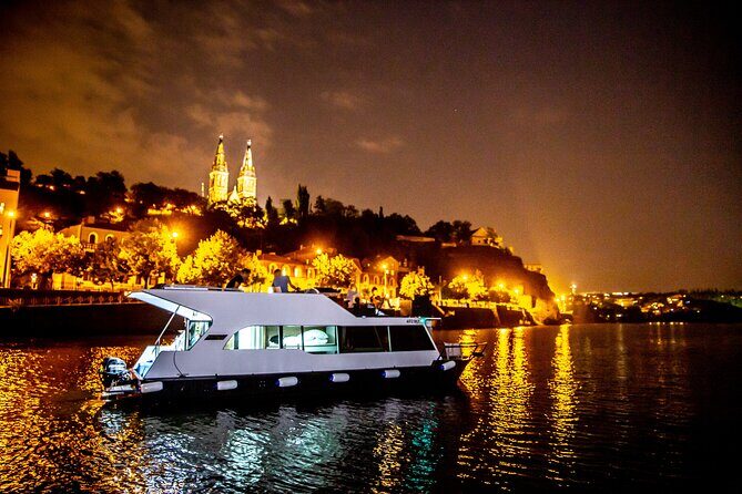 3-hours Prague Private Boat Cruise Beer or Prosecco Unlimited - FAQs