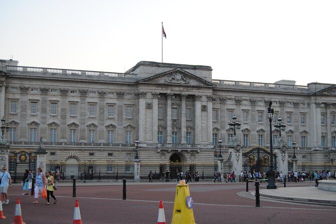 3 hours private walking tour of London - Practical Tips for Travelers