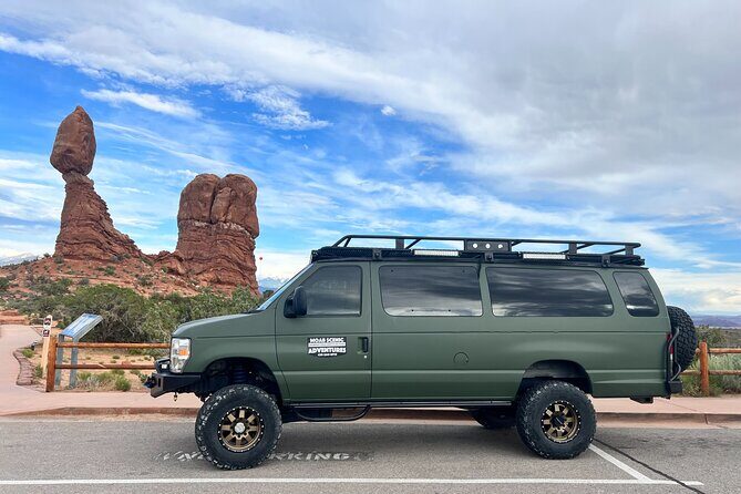 3-Hours Sunset Arches National Park Pavement Sights Tour - The Experience: What to Expect