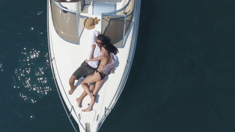 3 or 4 hours Private BoatTour with Prosecco - Exploring Lake Como by Private Speedboat