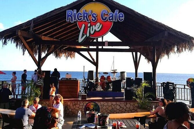 3 to 5 Hour Private Herbal Tour Shopping and Dinner at Ricks Cafe - Exploring the Tour Components in Detail