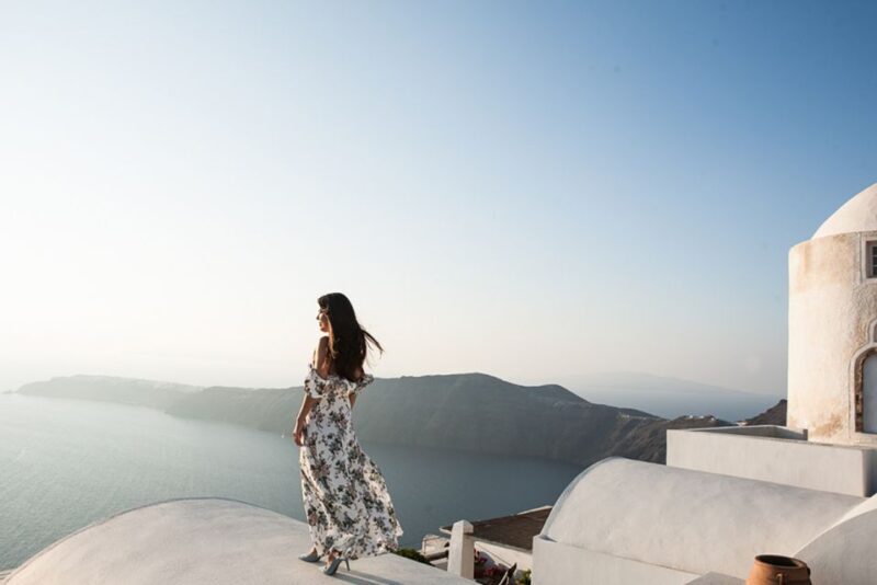 30 Photoshoot in Oia! 30 edited photos! Effortless & Fun! - The Itinerary and Key Locations