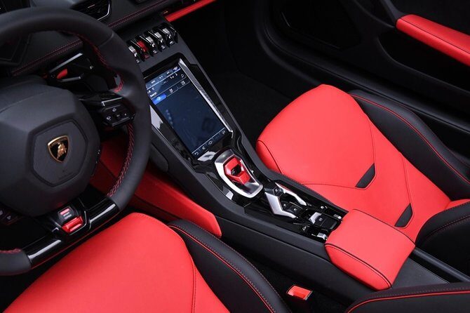 30min Driving Tour: Explore Hollywood in Lamborghini - Who Is This Tour Perfect For?