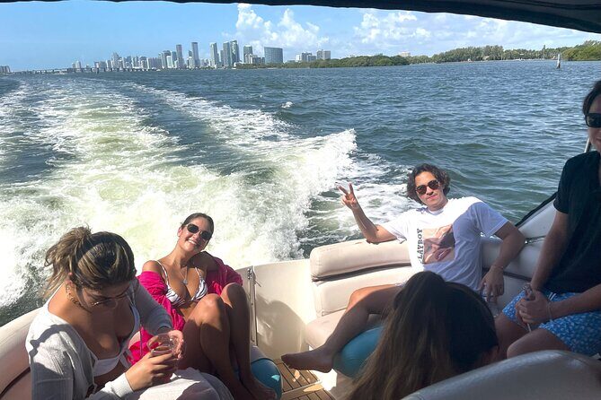 37ft Private Captained Yacht Rental - Up to 13 Happy Guests - Who Should Consider This Tour?