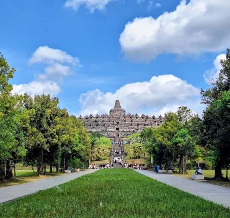 3DTour Prambanan, Borobudur, Jomblang,Timang, Cycling&Pindul - Exploring Yogyakarta’s Temples: Borobudur and Prambanan