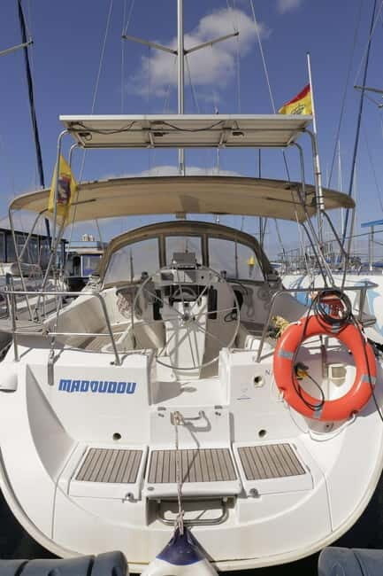 3h Whale Watching Share Tour Beneteau Oceanis 440 - The Sum Up