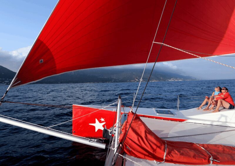 3H30 Explore the south shore of the bay of Ajaccio Catamaran - Key Points