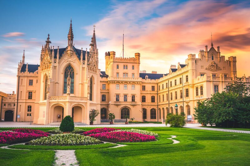 4 castles private day trip from Vienna to South Moravia - FAQs