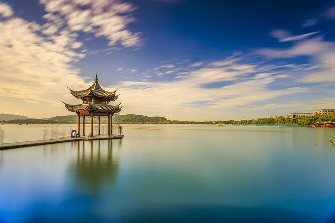 4-Day Hangzhou Private Tour: West Lake and Longjing Tea Plantation - Day 1: Arrival and West Lake Orientation