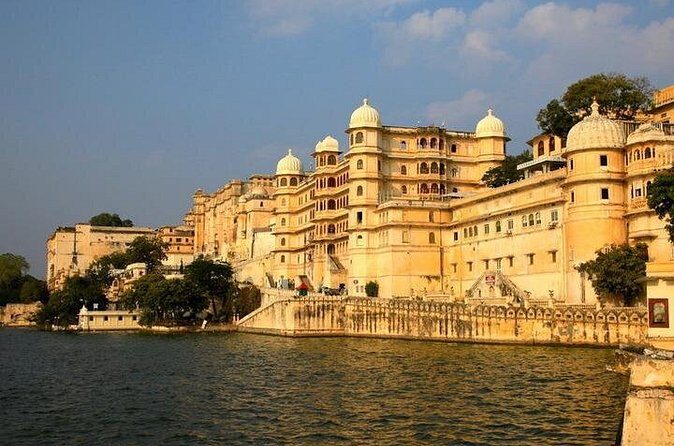 4-Day Tour to Udaipur, Jaipur, Delhi from Mumbai with one-way Commercial Flight - Analyzing the Value and Practicalities