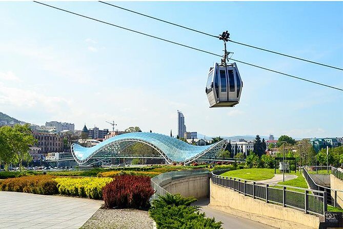 4 Group Tours Including Airport Transfers - FAQs