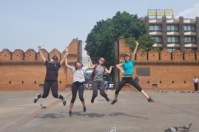 4-Hour Evening Bike Tour of Old City Chiang Mai - Who Should Consider This Tour?