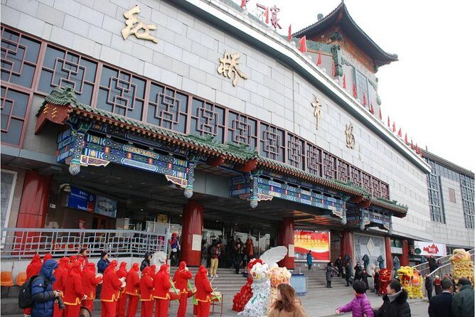 4-hour Hongqiao Pearl Market Shopping & Temple of Heaven Visit - Summary of the Experience