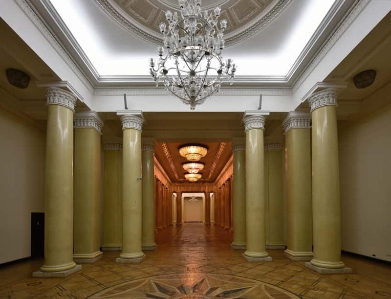 4 hour: Palace of Culture & Science and Lazienki Park - The Experience From a Traveler’s Perspective