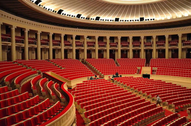 4 hour: Palace of Culture & Science and Wilanow Palace - An In-Depth Look at the Experience
