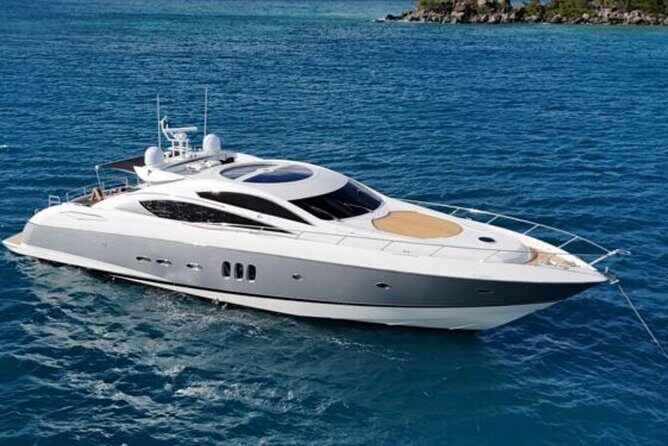 4 Hour Private 82' Luxury Mega Yacht Rental in Fajardo - Key Points