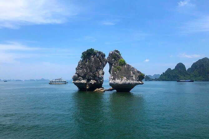 4-Hour Private Cruise Through the Spectacular Ha Long Bay - Key Points
