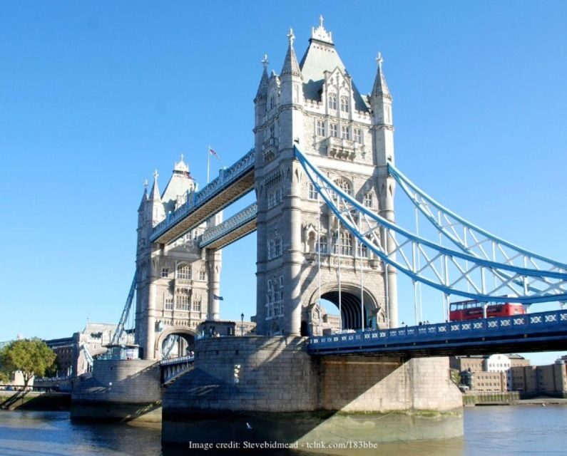 4-Hour Private Tour of London in a Panoramic Black Cab - The Value of the Experience