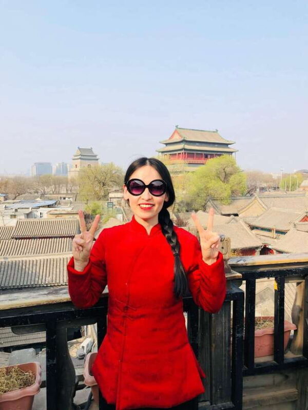 4-Hour Private Walking Tour of Lama Temple and Hutong - The Experience in Detail