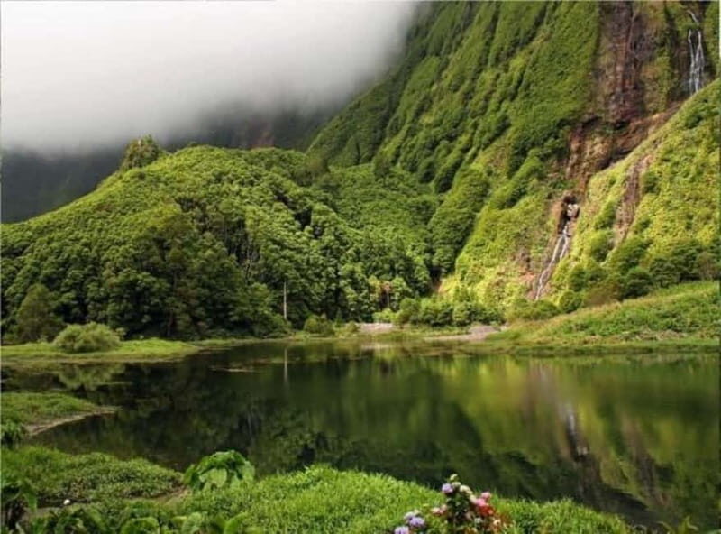 4-hour tour of Flores Island  Lagoons and incredible landscapes - In-Depth Look at the Itinerary