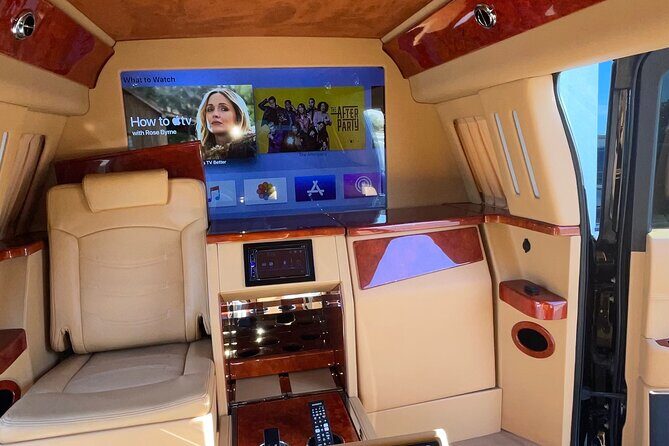 4-Hour VIP Coco Bongo and Club Hopping Private Guided Tour - FAQs