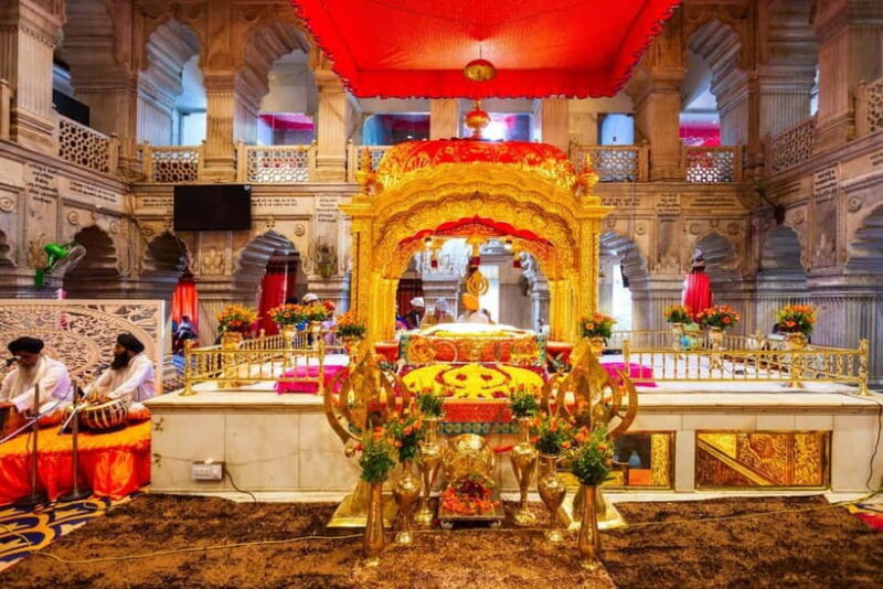 4-hours Half Day Old Delhi Walking Tour and Rickshaw Ride - Tasting & Spiritual Experiences