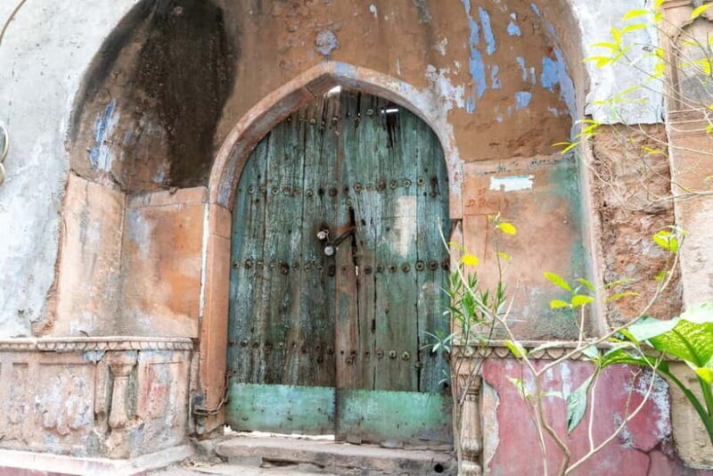 4-hours Half Day Old Delhi Walking Tour and Rickshaw Ride - Who Will Love This Tour?