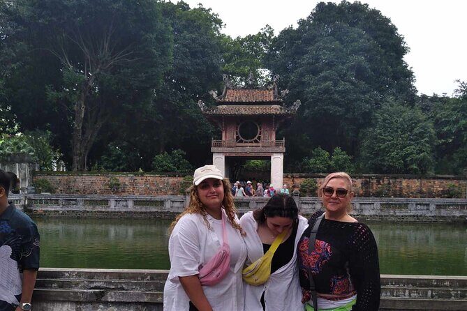 4 Hours Private City Tour with Highligh Train Street - The Bustling Dong Xuan Market