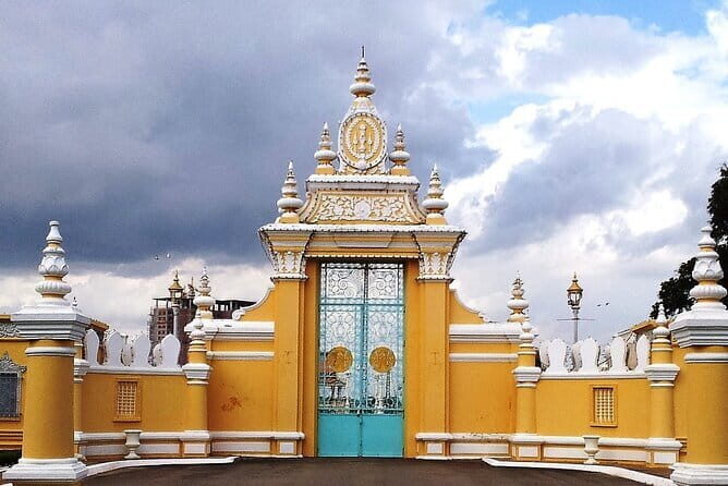 4 Hours Private Phnom Penh National Museum and Royal Palace Tour - Why This Tour Works Well for Travelers