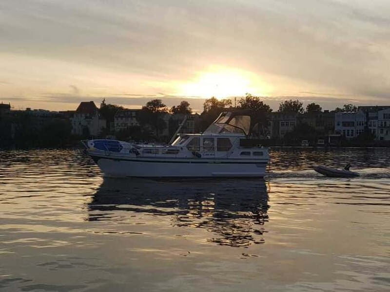 4 hours Private Romantic Boat Cruise for 2 - Wine included - A Romantic Getaway on the Water: Reviewing the 4-Hour Private Boat Cruise in Potsdam