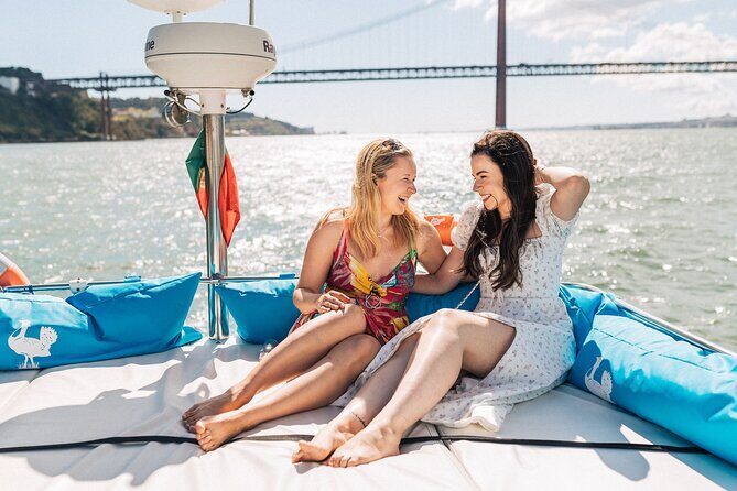 4 Hours Private Tour with Dives in Catamaran in Lisbon - What Makes This Tour Stand Out?